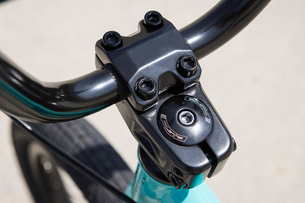 Sunday Primer 16" (Gloss Turquoise with 16.5" tt) | Sunday Bikes