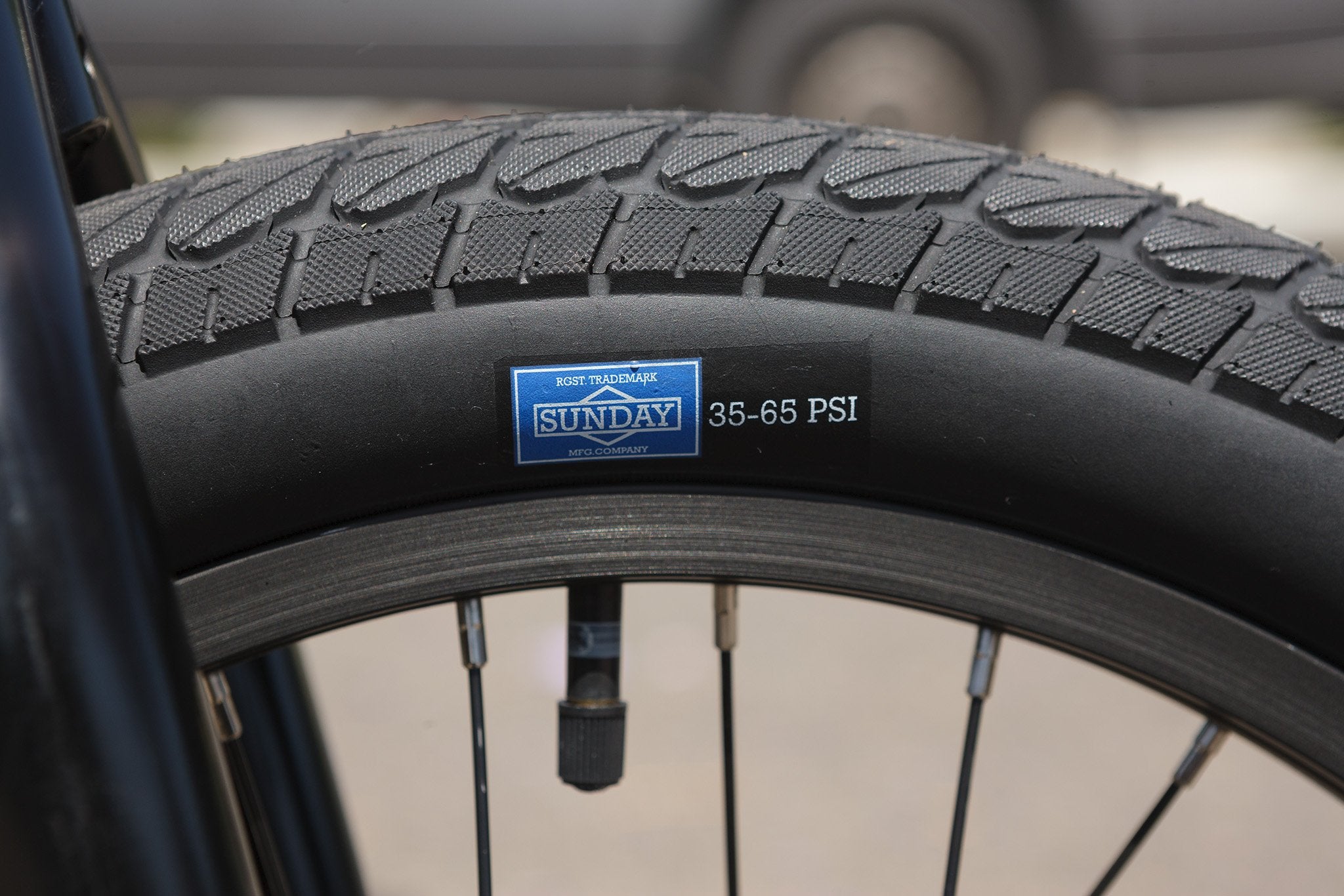 Sunday Primer 18" (Gloss Black with 18.5" tt) | Sunday Bikes